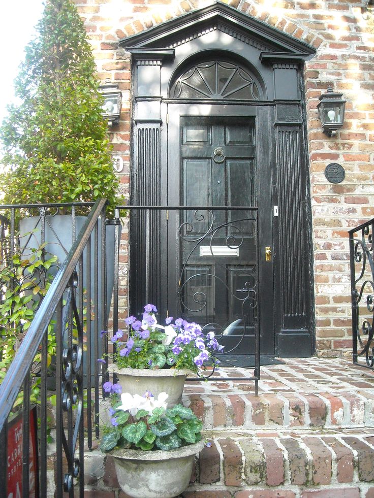 Charleston Green: A Color Steeped in History and Tradition